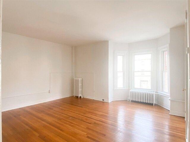 house with 6 bedroom, Newburgh NY DS89490864
