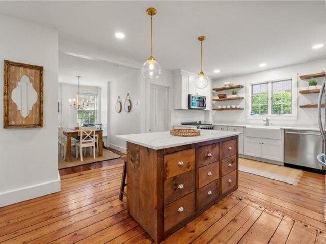 house with 6 bedroom, Newport RI DS103494836