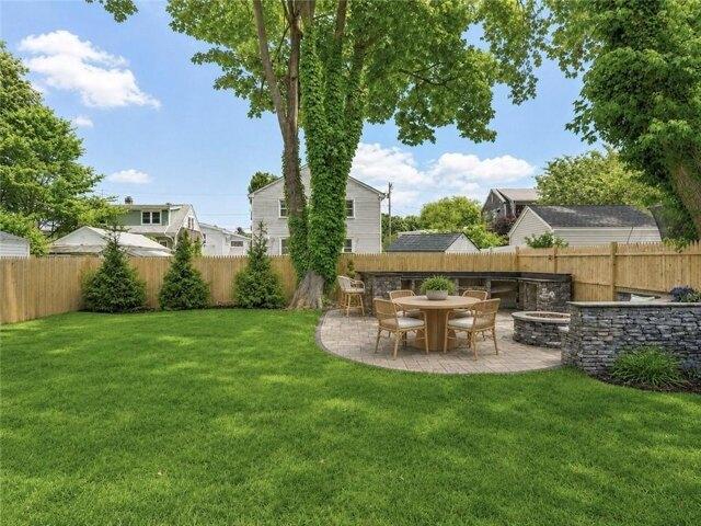 house with 6 bedroom, Newport RI ES105127669