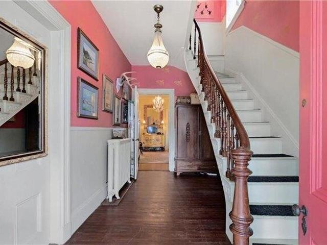 house with 6 bedroom, Newport RI ES105142042