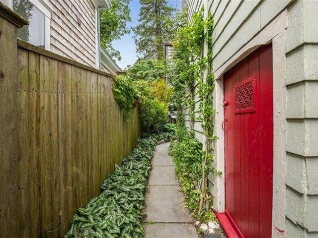 house with 6 bedroom, Newport RI ES103494593
