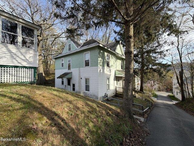 house with 6 bedroom, North Adams MA DS102778957