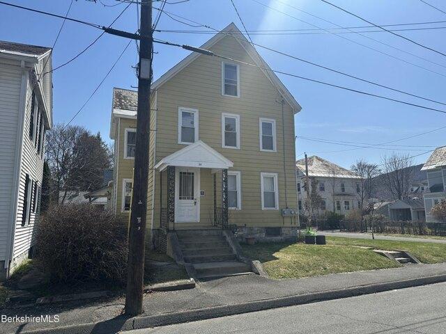 house with 6 bedroom, North Adams MA ES103663207