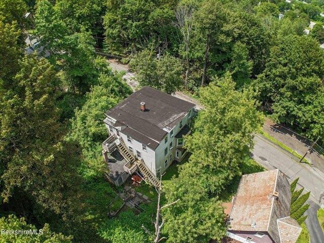 house with 6 bedroom, North Adams MA ES104830951