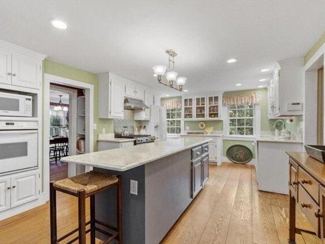 house with 6 bedroom, North Andover MA ES103809824