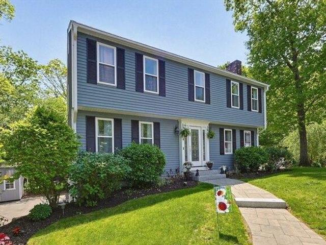house with 6 bedroom, North Attleboro MA ES103848395
