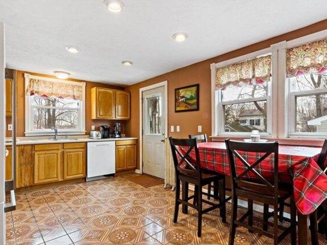 house with 6 bedroom, North Attleboro MA ES103187132
