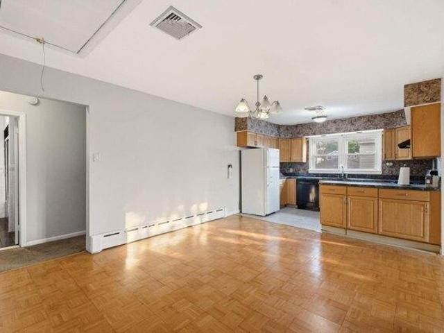 house with 6 bedroom, North Bergen NJ ES104853470