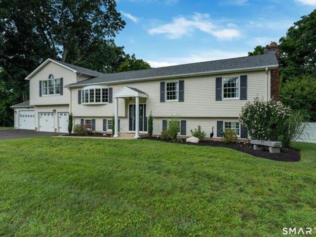 house with 6 bedroom, North Haven CT ES105124896