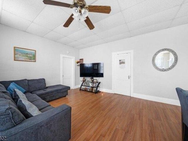house with 6 bedroom, North Plainfield NJ ES104835283