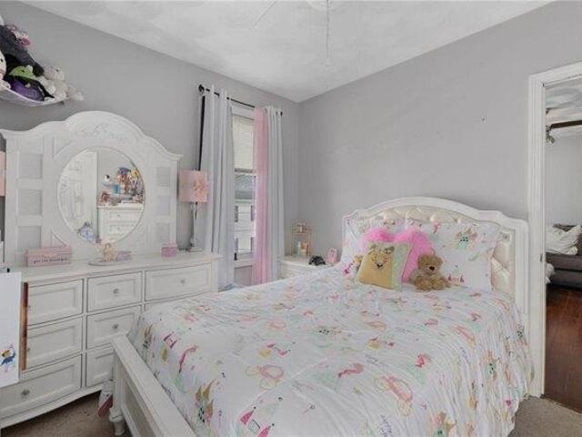 house with 6 bedroom, North Providence RI ES105080784