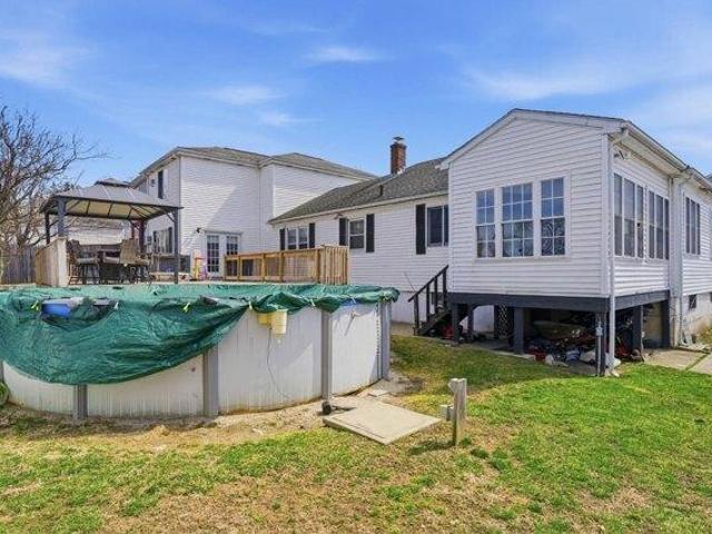 house with 6 bedroom, North Providence RI ES103073044