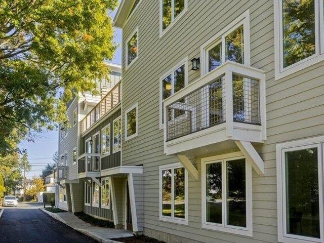 house with 6 bedroom, Northampton MA DS102922654