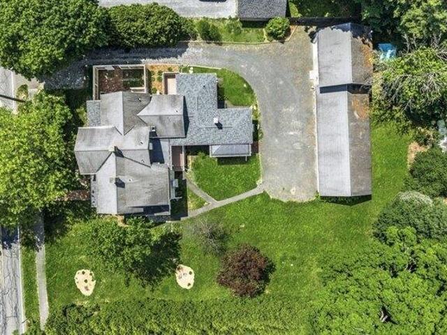 house with 6 bedroom, Northampton MA ES103443413
