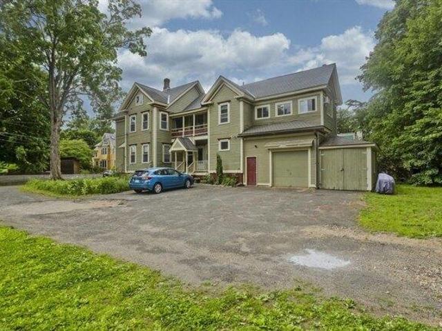 house with 6 bedroom, Northampton MA ES103665488