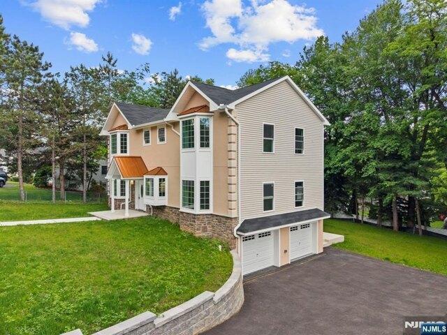 house with 6 bedroom, Northvale NJ ES104834991