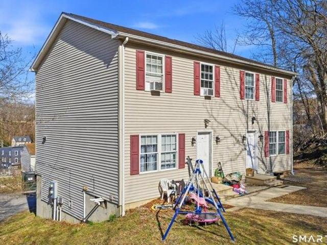 house with 6 bedroom, Norwich CT DLS102258934
