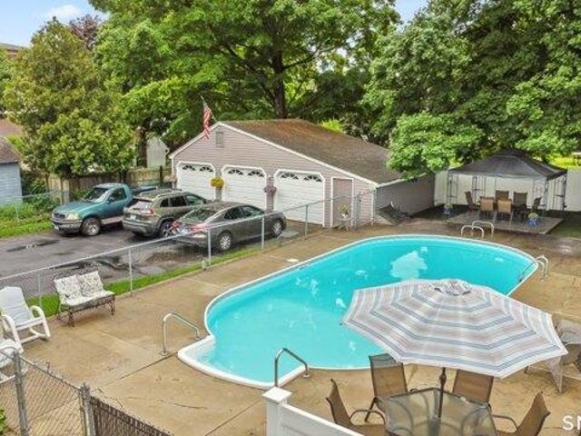 house with 6 bedroom, Norwich CT ES104112420