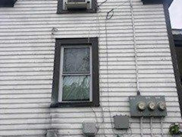 house with 6 bedroom, Norwich CT ES105233428