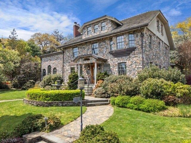 house with 6 bedroom, Nutley NJ DS102257705