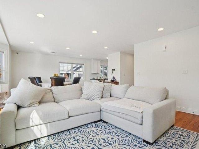 house with 6 bedroom, Nutley NJ DS102345856