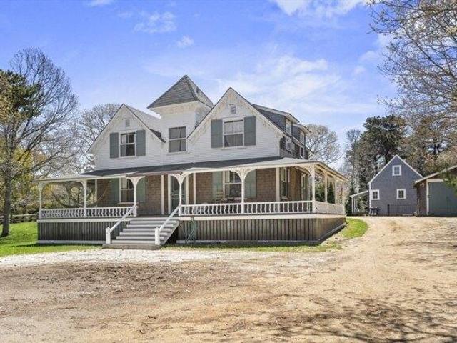 house with 6 bedroom, Oak Bluffs MA DS102342816