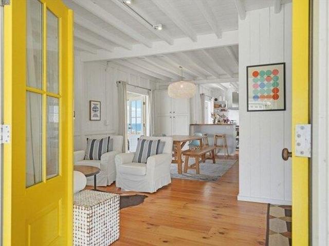 house with 6 bedroom, Oak Bluffs MA ES105157000
