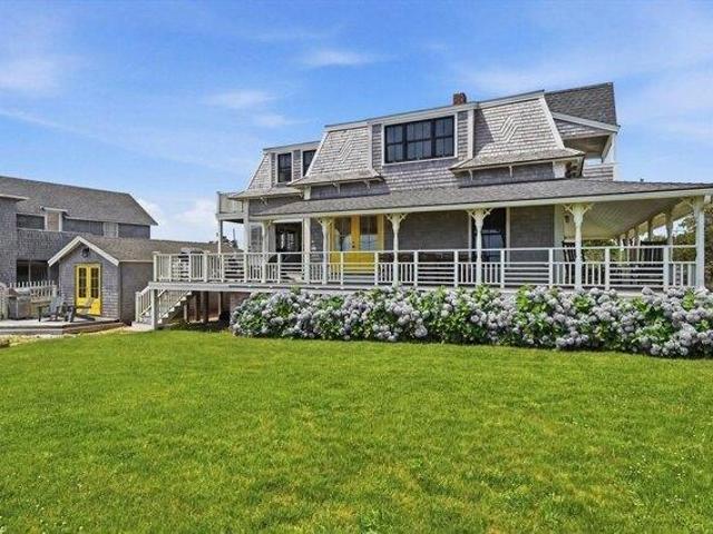 house with 6 bedroom, Oak Bluffs MA ES103928592