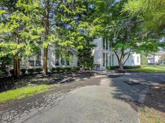 house with 6 bedroom, Oakhurst NJ ES105192613