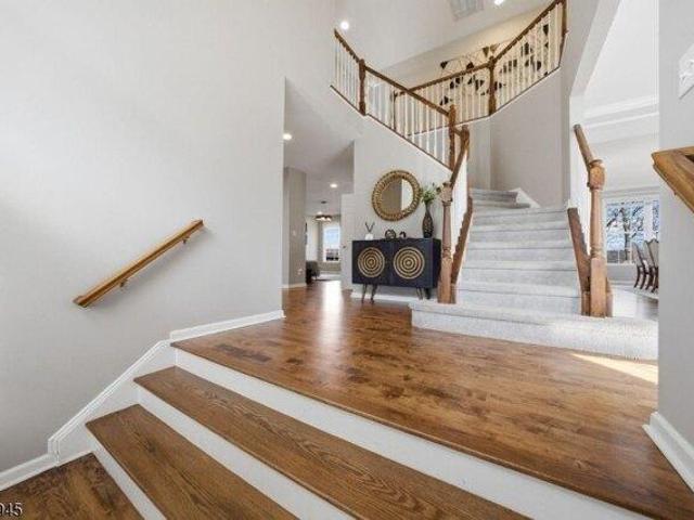 house with 6 bedroom, Oakland NJ DS102583969