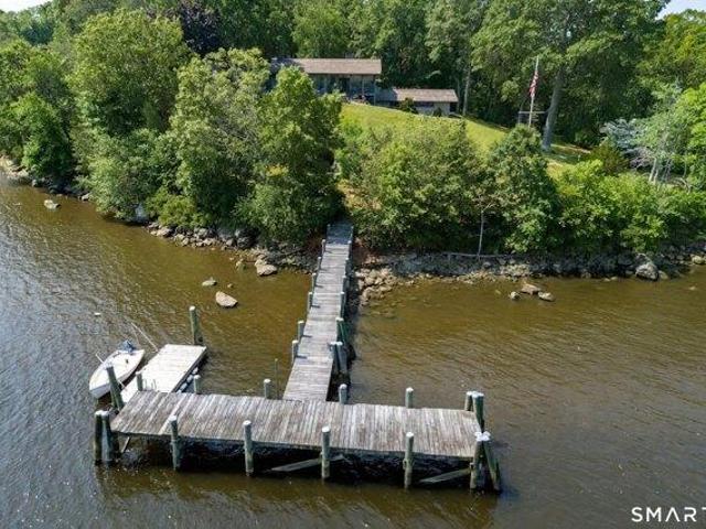house with 6 bedroom, Old Saybrook CT ES104831276