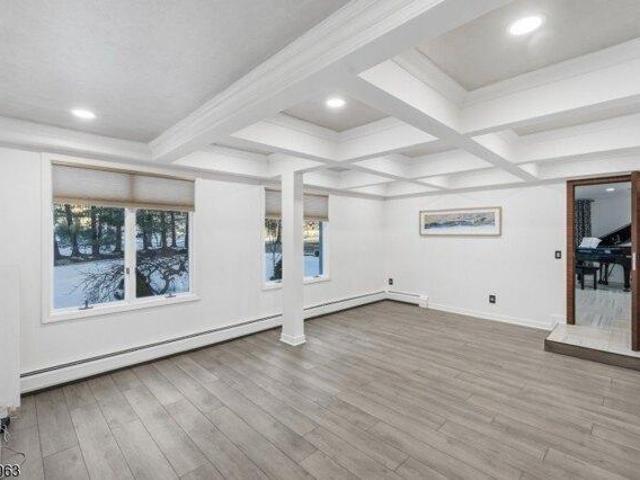 house with 6 bedroom, Old Tappan NJ ES104831944