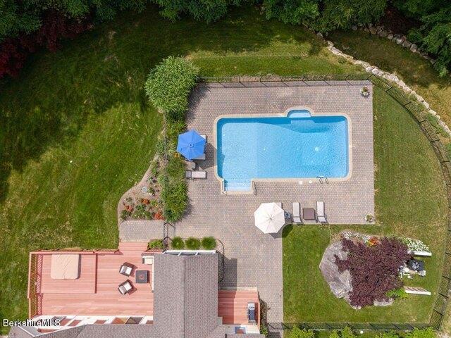 house with 6 bedroom, Otis MA ES105193579