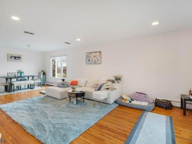 house with 6 bedroom, Palisades Park NJ ES104899039
