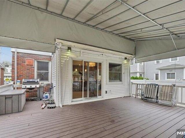 house with 6 bedroom, Passaic NJ DLS102762488