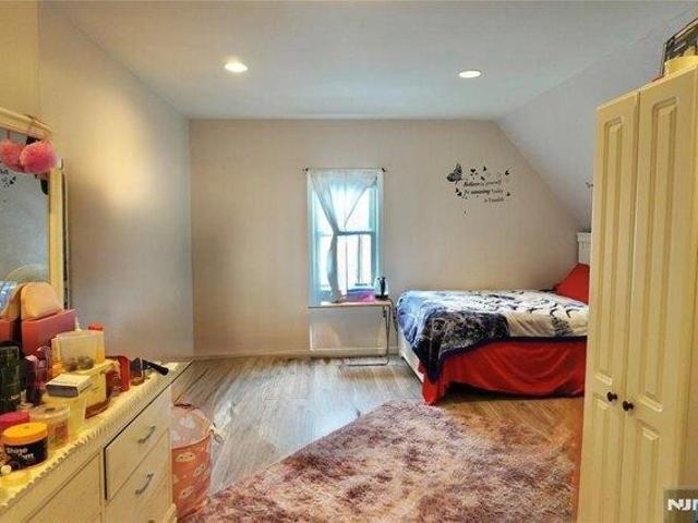 house with 6 bedroom, Paterson NJ DLS101630277