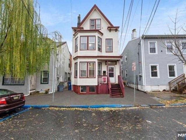 house with 6 bedroom, Paterson NJ DLS101801991