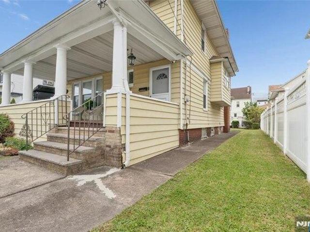 house with 6 bedroom, Paterson NJ DS102828400
