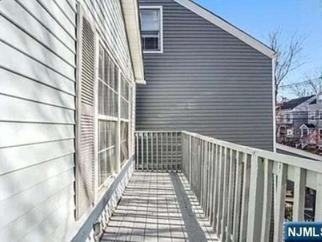 house with 6 bedroom, Paterson NJ DS104443350