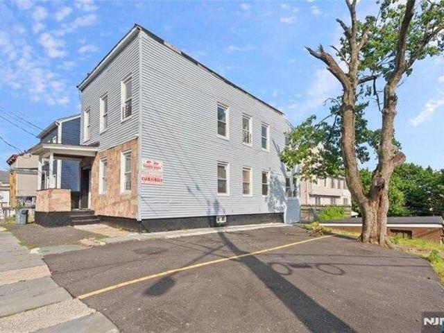 house with 6 bedroom, Paterson NJ ES104407575