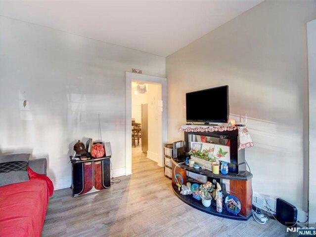 house with 6 bedroom, Paterson NJ ES105144812