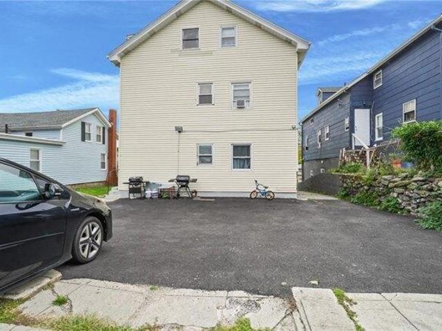 house with 6 bedroom, Pawtucket RI DLS102026300