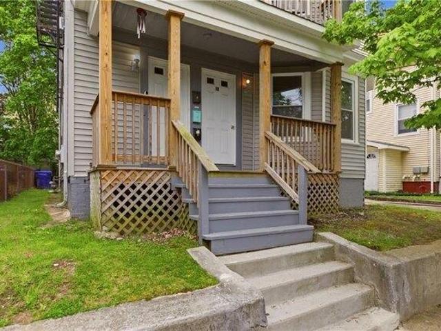 house with 6 bedroom, Pawtucket RI DLS102318134