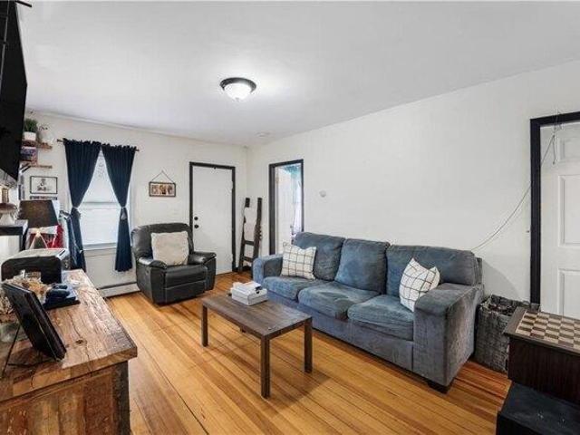 house with 6 bedroom, Pawtucket RI DS102344138