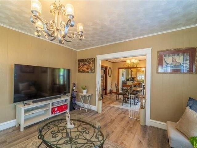 house with 6 bedroom, Pawtucket RI DS103037541