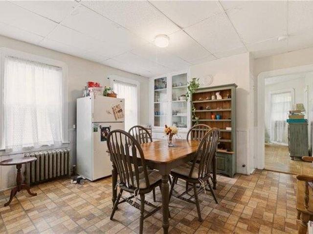 house with 6 bedroom, Pawtucket RI ES103248866