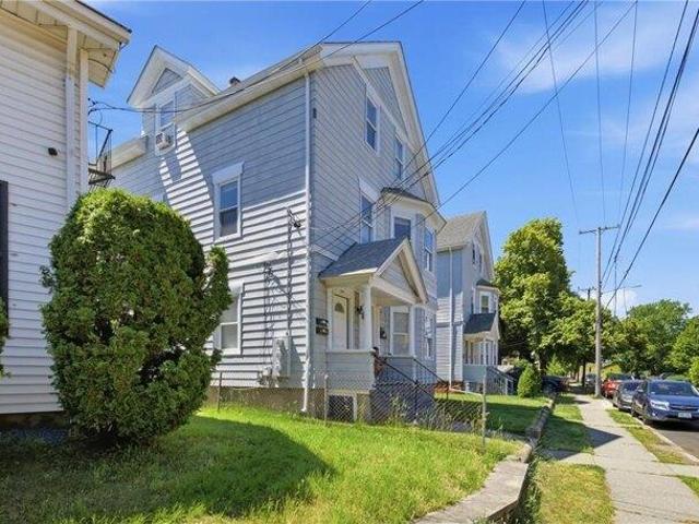 house with 6 bedroom, Pawtucket RI ES105080872
