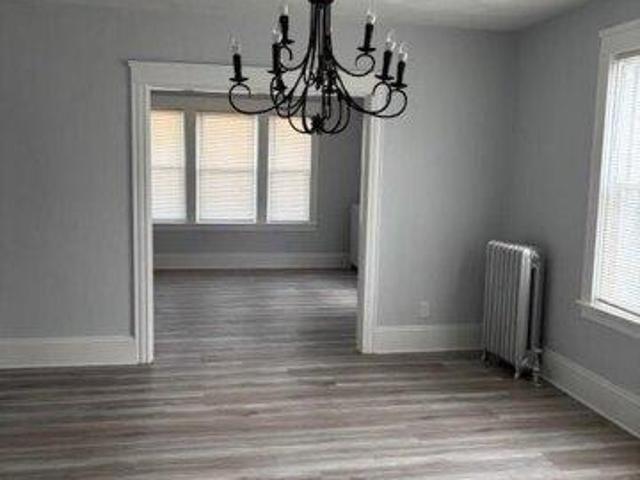 house with 6 bedroom, Pawtucket RI ES105107933