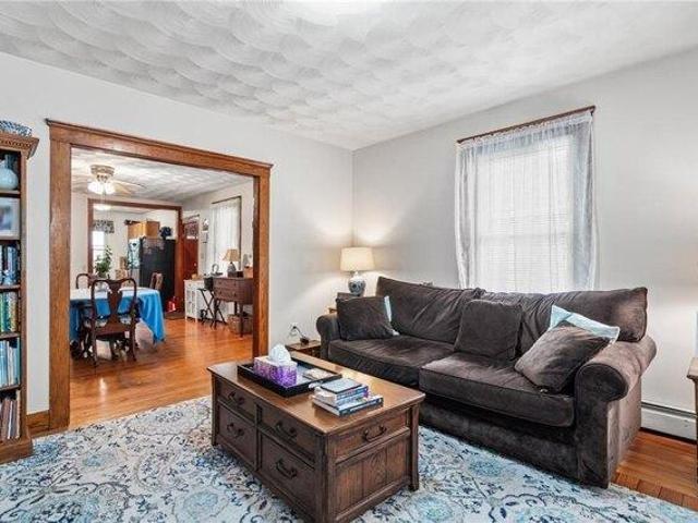house with 6 bedroom, Pawtucket RI ES105231346