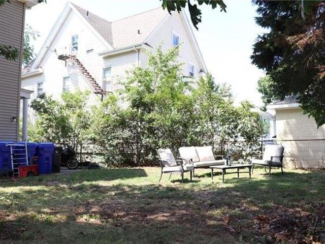 house with 6 bedroom, Pawtucket RI ES105279953